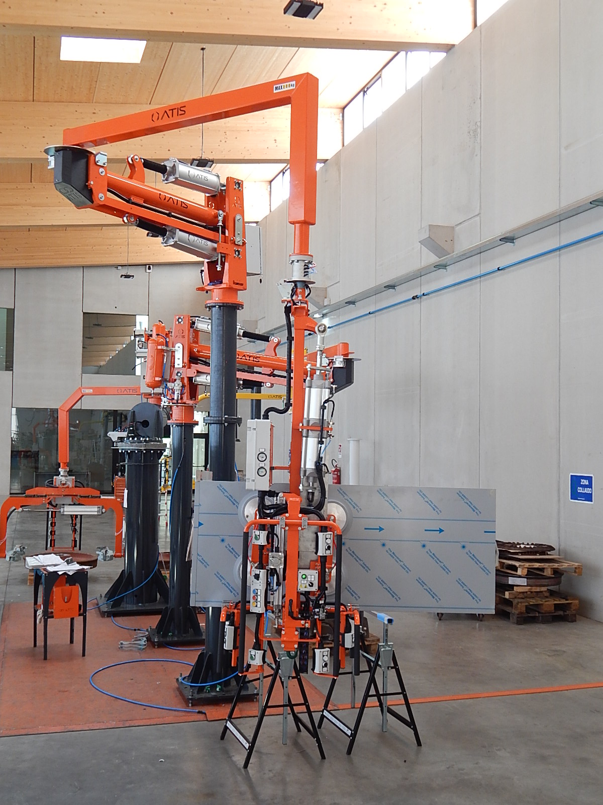 ATIS industrial pneumatic manipulators with suction cups for metal ...