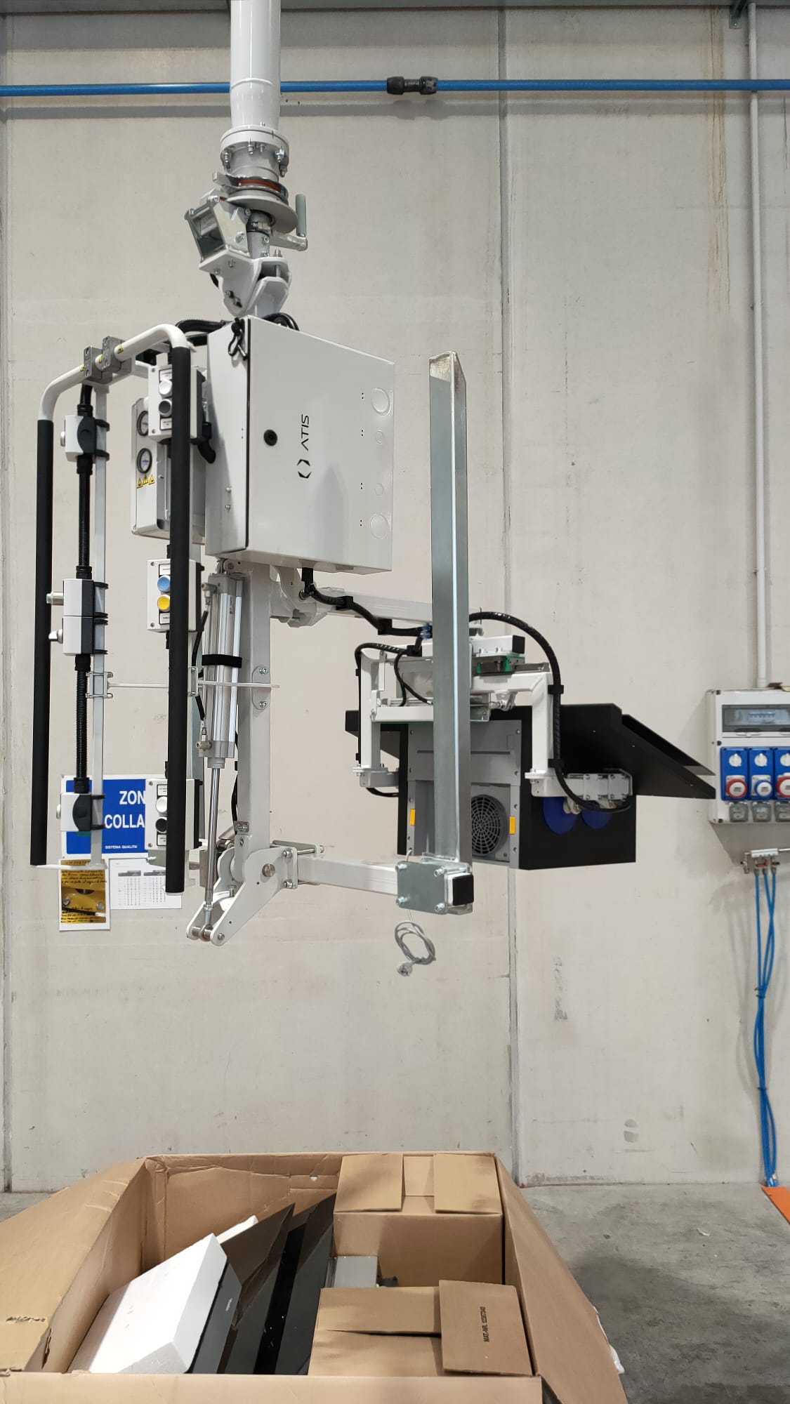 ATIS industrial pneumatic manipulators for hoods, handling and lifting ...