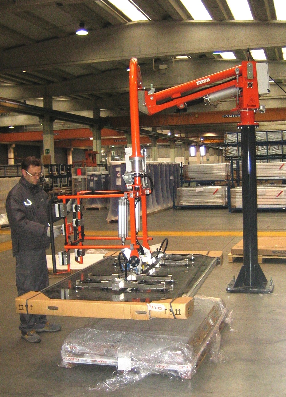 Handling manipulator ATIS for solar photovoltaic module